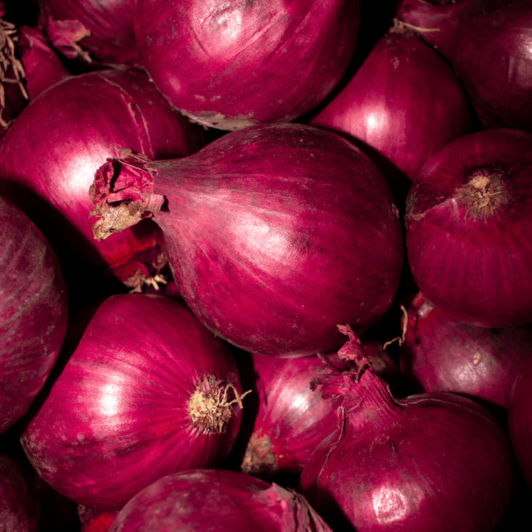 Red Onions: Perfect for Both Raw and Cooked Meals